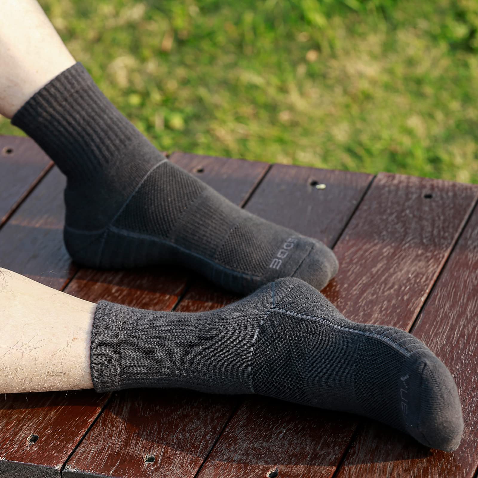 YUEDGE Women's Black Work Boot Socks Performance Moisture Wicking Cotton Sports Athletic Workout Training Cushion Crew Socks For Women 9-12, 5 Paris