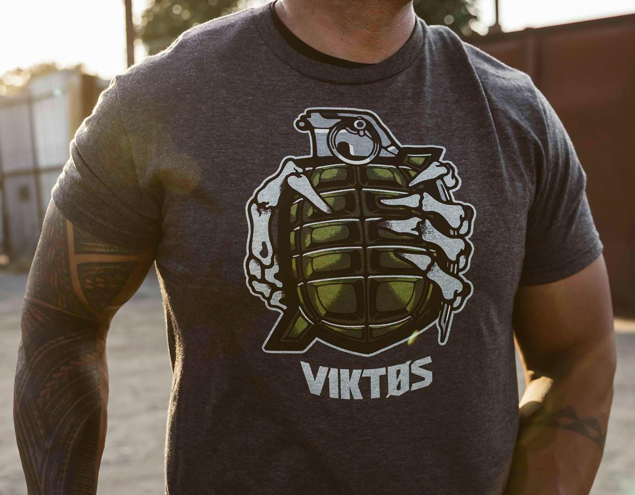 VIKTOS Men's Breathable Lightweight Soft Cotton/Polyester Short Sleeve Granata T-Shirt, Charcoal Heather, L