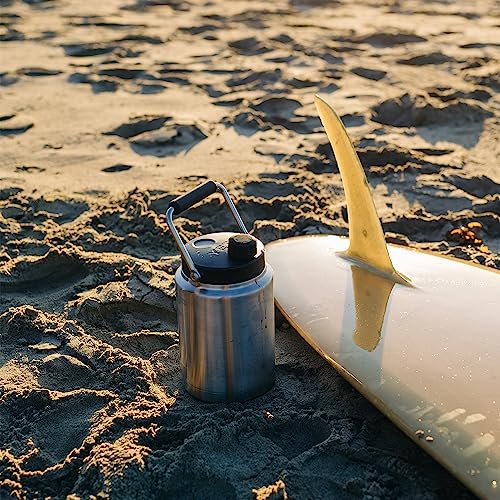 YETI Rambler Half Gallon Jug, Vacuum Insulated, Stainless Steel with MagCap, Camp Green