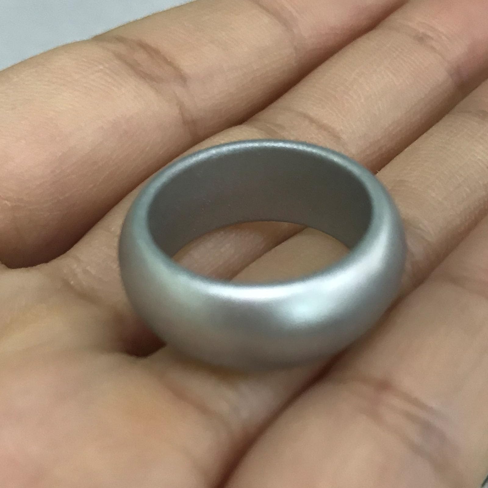 Ztuony Engagement Silicone Rings Women Rubber Wedding Rings for Women Men Workout Silicone Ring Classic Couple Band Size 6