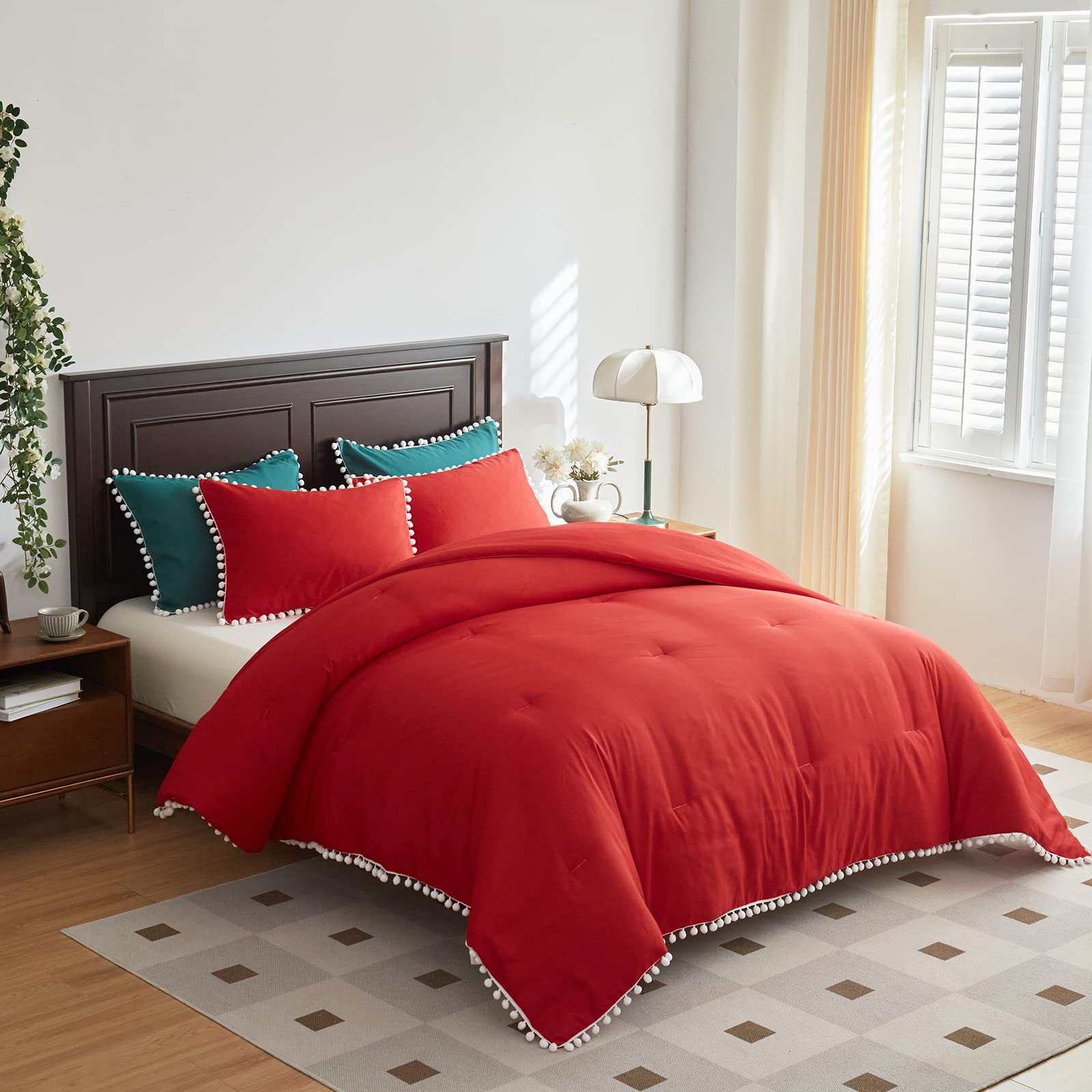 UOZZI BEDDING Christmas Comforter Set King Size 3 Pieces Pom Pom Fringe Red Boho Bohemian Farmhouse Microfiber Soft and Lightweight Holiday Bedding Comforter Set with White Pompom for New Year