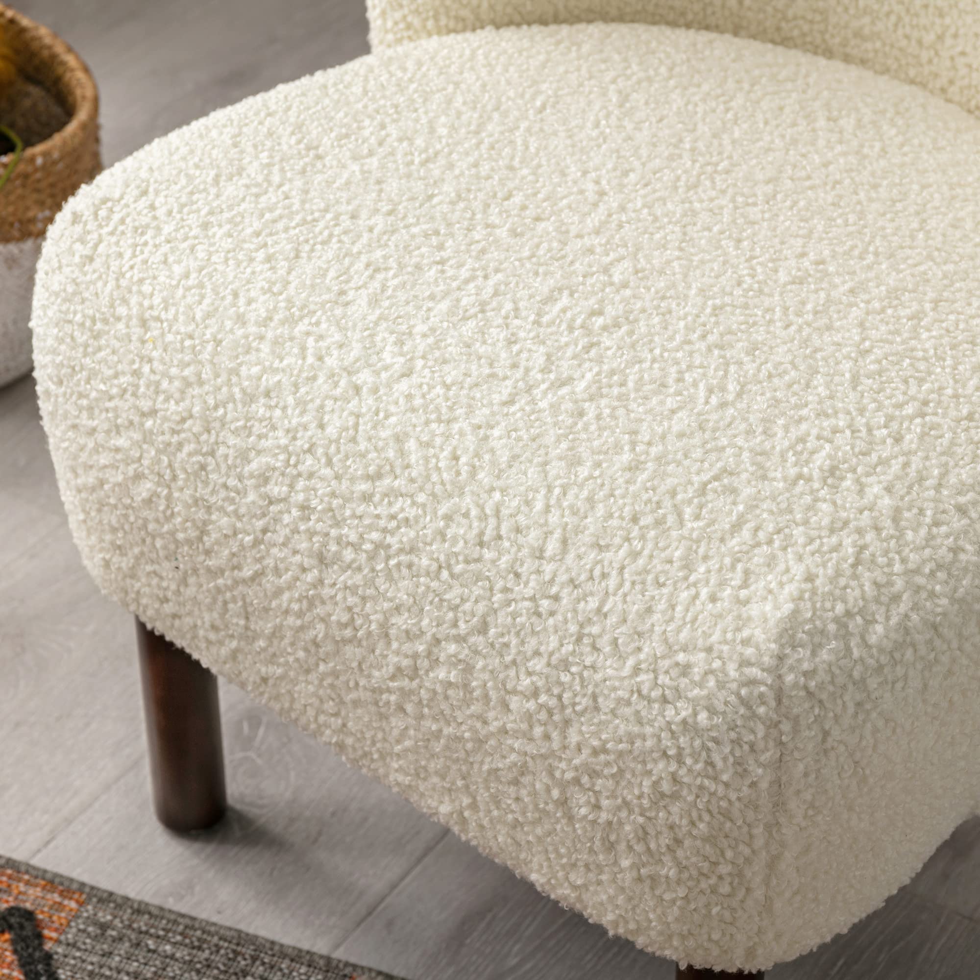 ViolaDresses Modern Accent Chair Lambskin Sherpa Wingback Tufted Side Chair with Solid Wood Legs for Living Room Bedroom,Cream