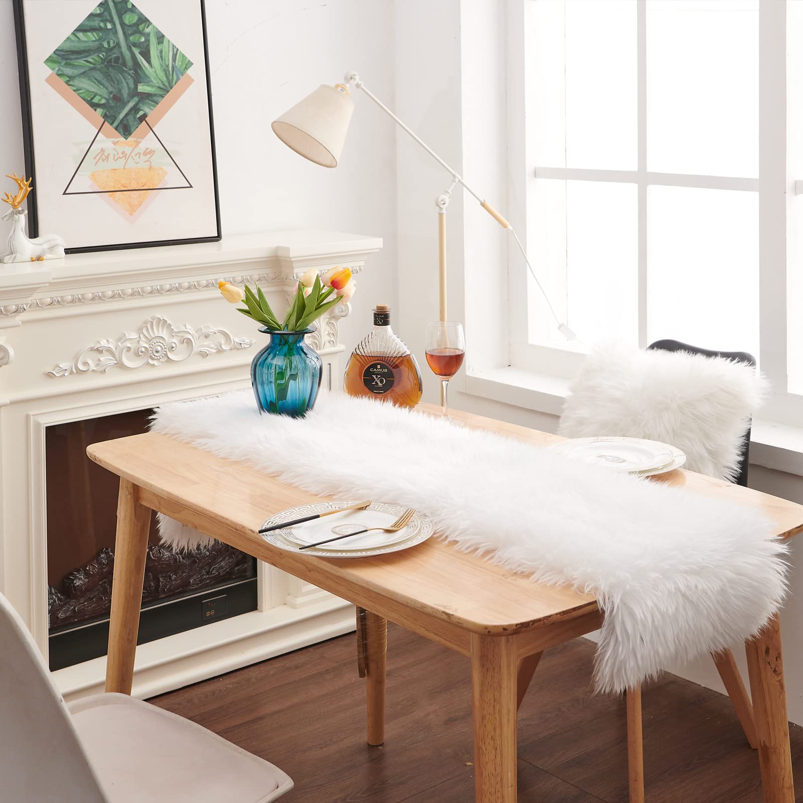 Table Runner, Thanksgiving Modern Small White Fur Table Runner for Party Birthday Christmas Friendsgiving Wedding Dinning Table, Decorative Rug Luxury Faux Fur Runner for Table (11.8x59.1inch)