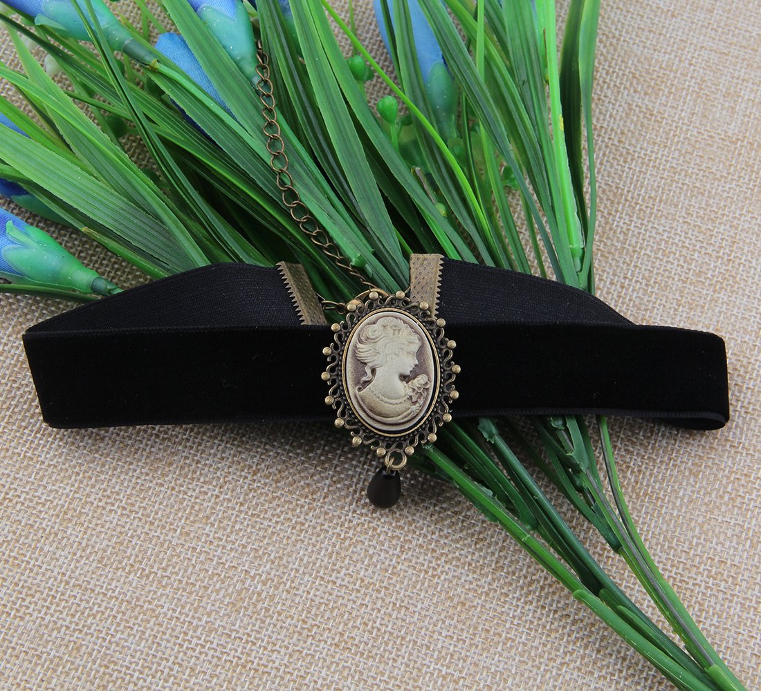 WUSUANED Fashion Retro Black Victorian Cameo Pearl Bead Velvet Choker Necklace (Relief Necklace)