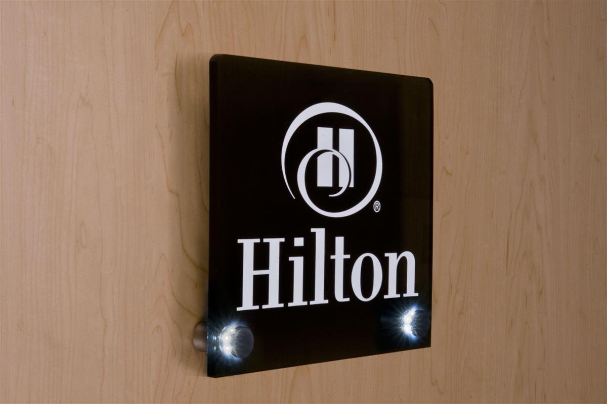 White LED Illuminated Standoff Mount Kit Supports Signs Up To 3/8-Inch Thick, Wall Mount, Low Voltage, 3-Dimensional Display