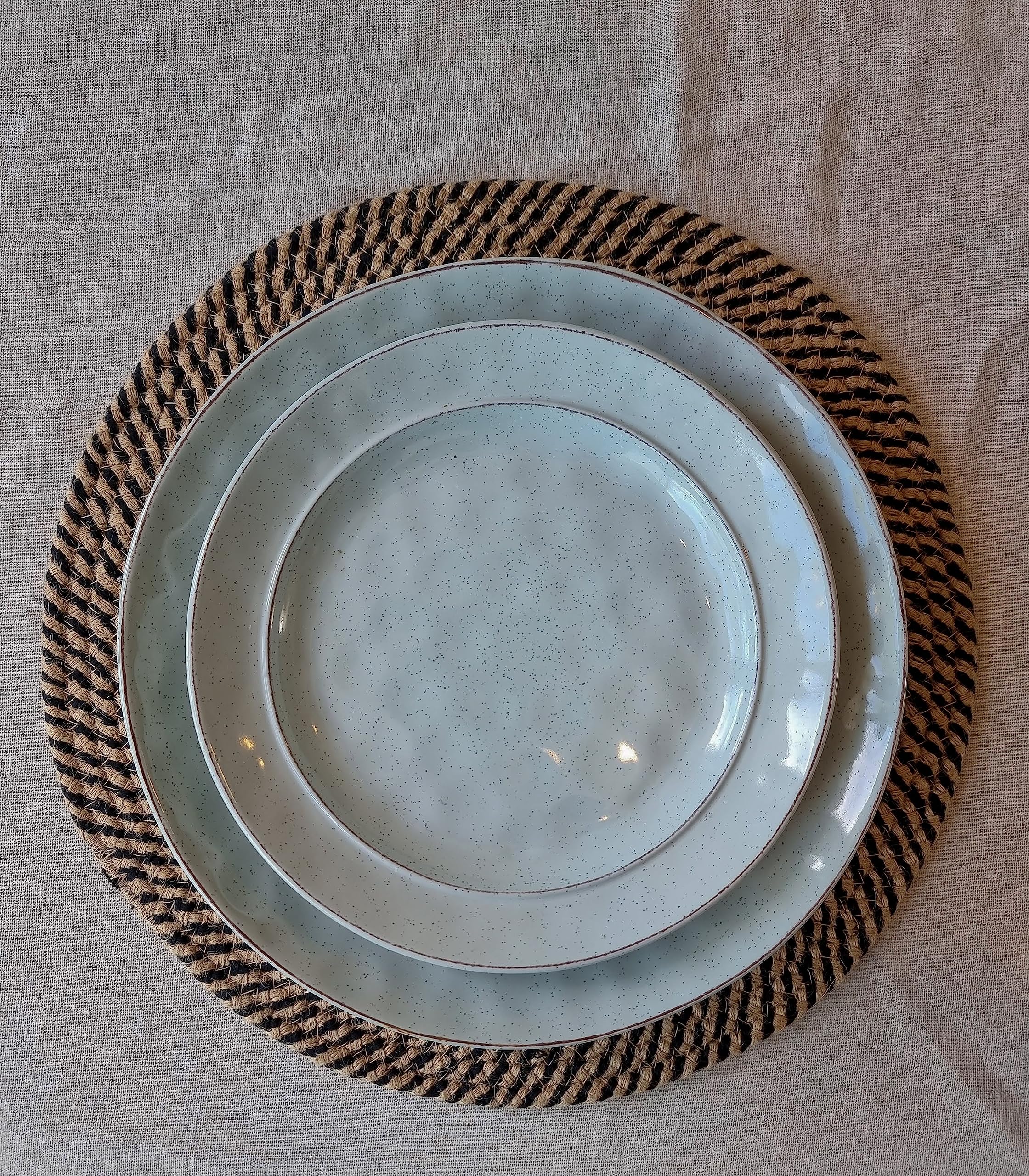 Wavy - Elegant Boho Round Placemats (Set of 4) - 14 inches, Natural Jute Cotton, Black Dining Table Mats