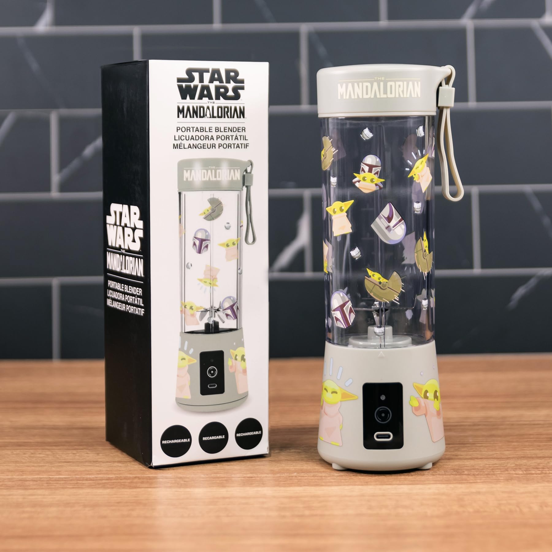 Uncanny Brands Star Wars The Mandalorian USB - Rechargeable Portable Blender