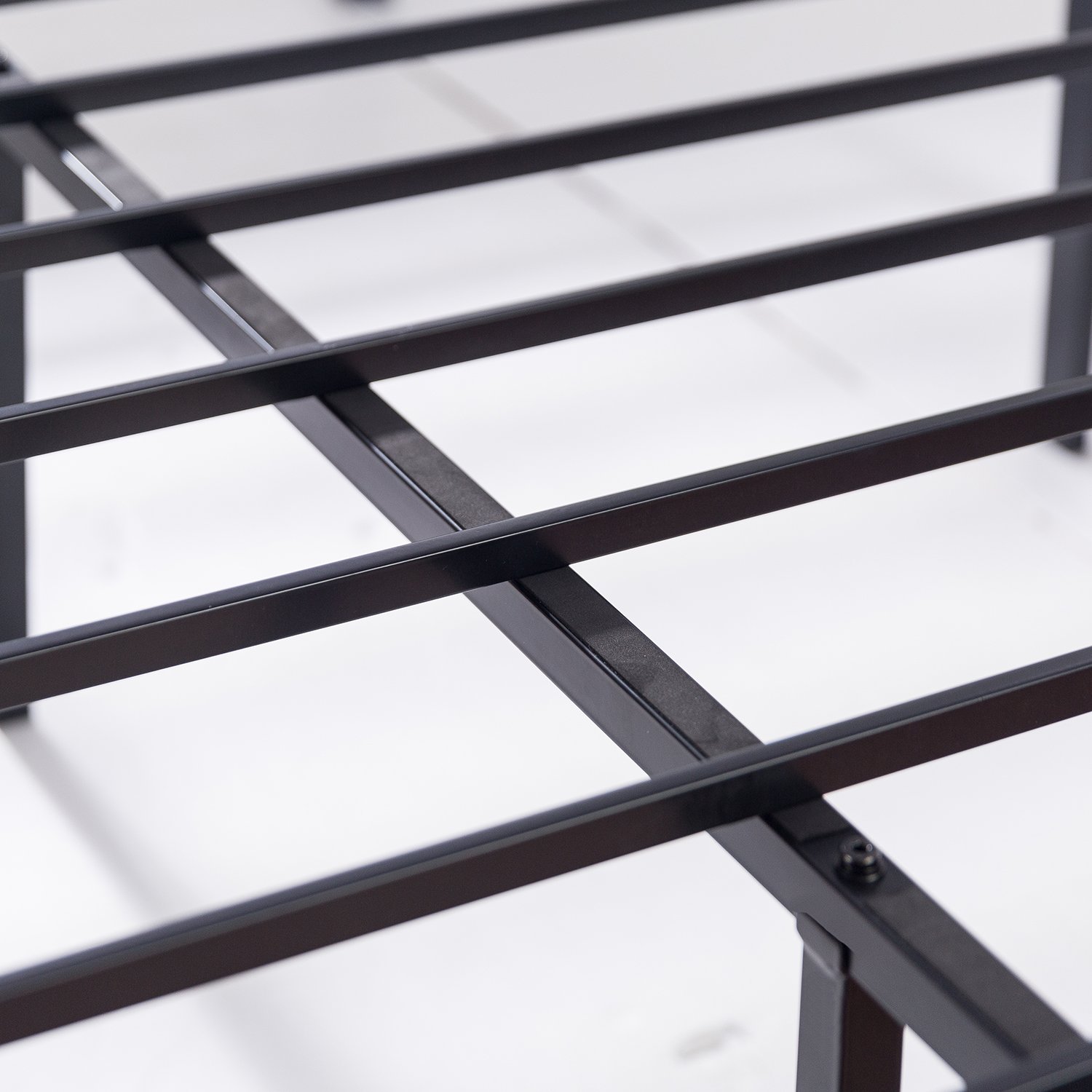Zinus Luis Quick Lock 14 Inch Metal Platform Bed Frame with Headboard / Mattress Foundation / No Box Spring Needed, Twin