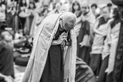Abiding in the Retreat: A Nyung Commentary