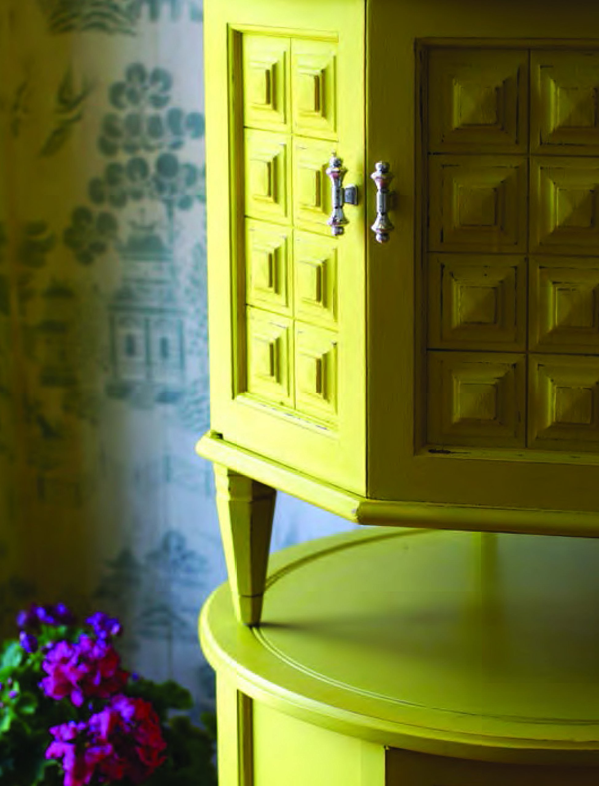 Upstyle Your Furniture: Techniques and Creative Inspiration to Style Your Home